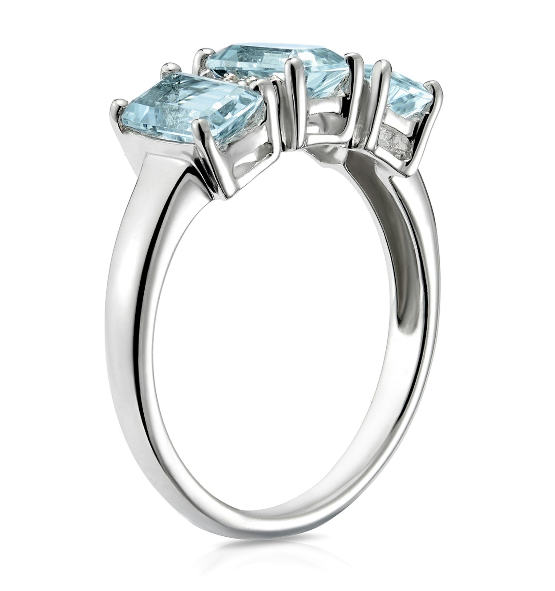Aquamarine 1 65ct And Diamond 9k White Gold Ring
